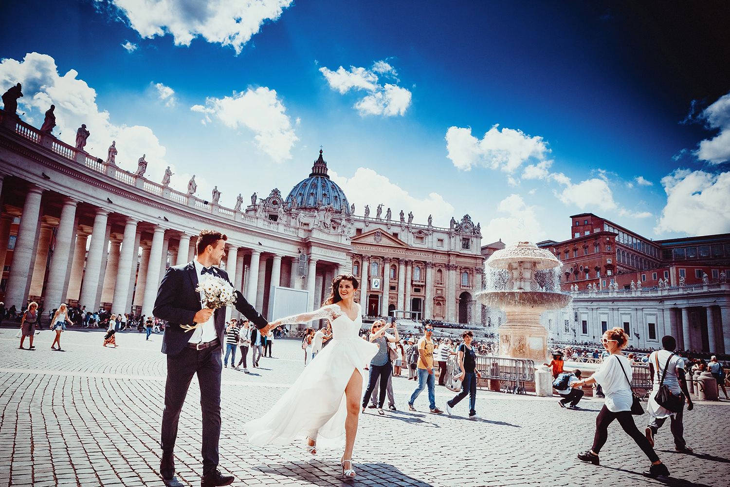 What are The Modern Trends in Pre-Wedding Shoots? - Happy Wedding App