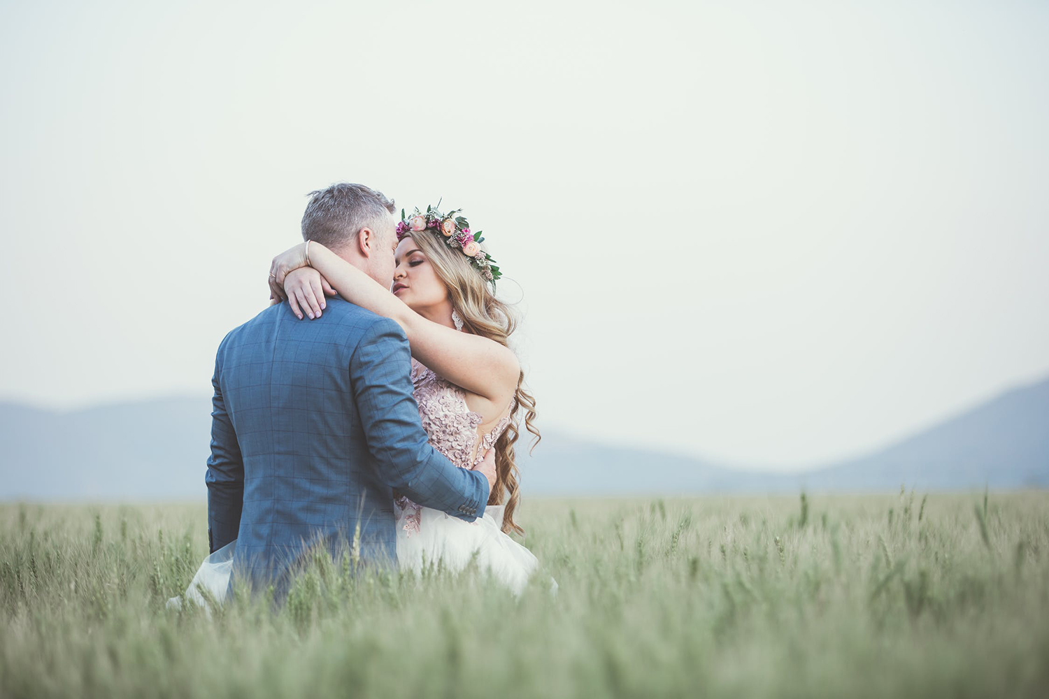 What are The Modern Trends in Pre-Wedding Shoots? - Happy Wedding App