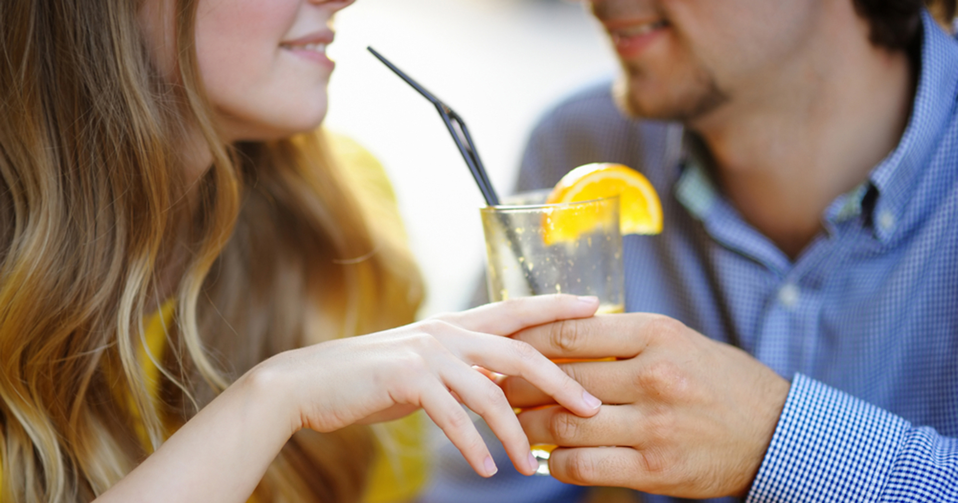 You Can't Miss These Best Poses for Your Engagement Photography