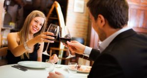 You Can't Miss These Best Poses for Your Engagement Photography