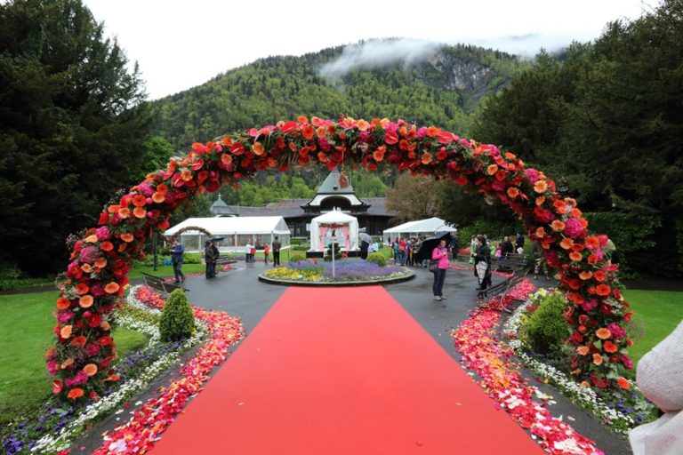 21 Creative and Latest Wedding Entrance Ideas of 2022
