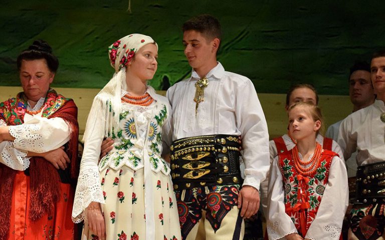 21 Most Beautiful Traditional Wedding Dresses Around The World