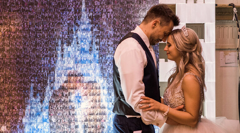 23 Stunning Wedding Backdrop Ideas You'll Totally Love