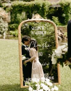 10 Best Wedding Selfie Mirrors Capture Your Big Day in Style
