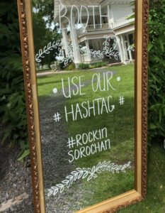 10 Best Wedding Selfie Mirrors Capture Your Big Day in Style