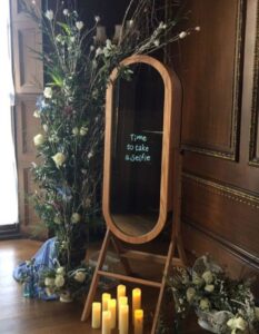 10 Best Wedding Selfie Mirrors Capture Your Big Day in Style
