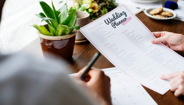 How to Start a Wedding Planning Business?